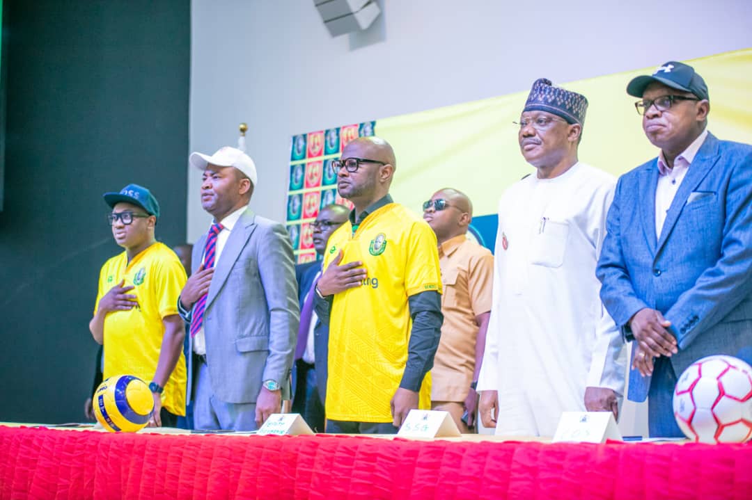 GOV OKPEBHOLO UNVEILS MANAGEMENT, PLAYERS OF BENDEL INSURANCE, EDO ...